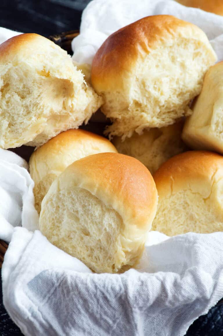Hawaiian Dinner Rolls with Pineapple Juice - Butter & Baggage