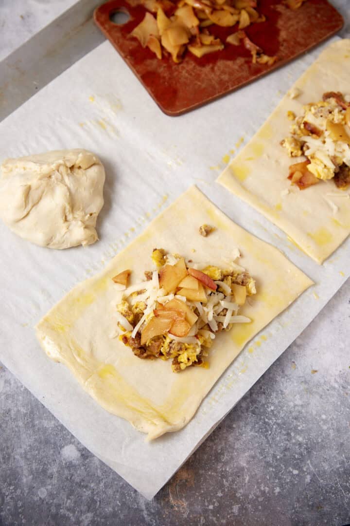Breakfast Puff Pastry Pockets (with Sausage, Egg & Apple) - Butter ...