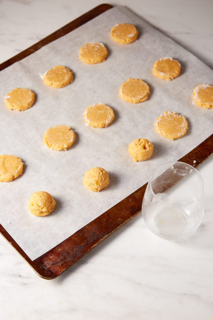 Crispy Cheese Wafers with Rice Krispies (Cheese Crispies) - Butter ...