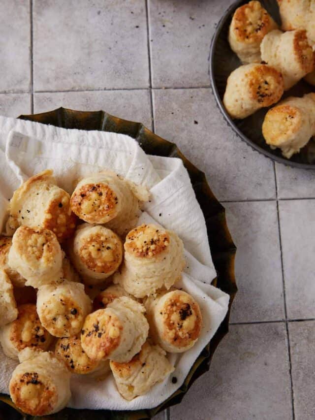 Mini Biscuits for Brunch - Butter & Baggage