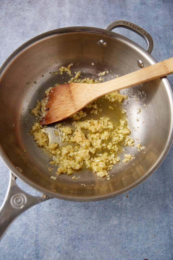 Light and Fluffy Garlic Butter Dinner Rolls - Butter & Baggage